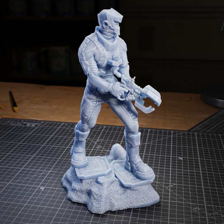 3D Printable Space Soldier Statue (1:10) by Safehold