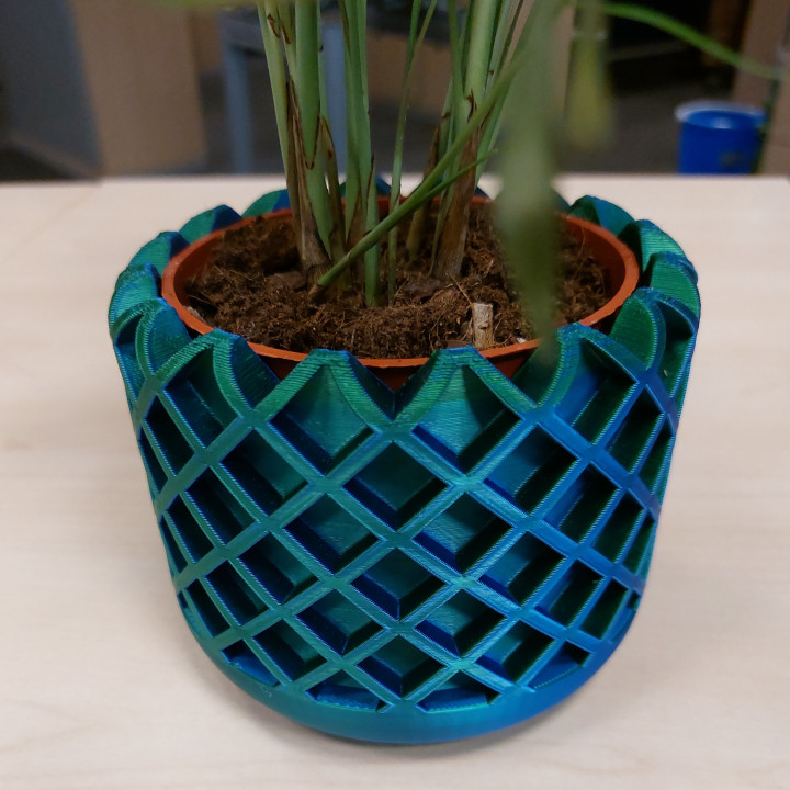 3D Printable Geometric flower pot by D B