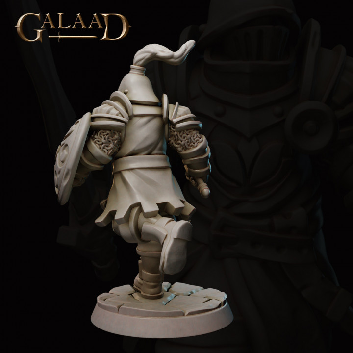 3D Printable Queen's Knight Running by Galaad Miniatures