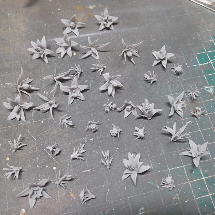 3D Printable Simple little Flowers by WombArt