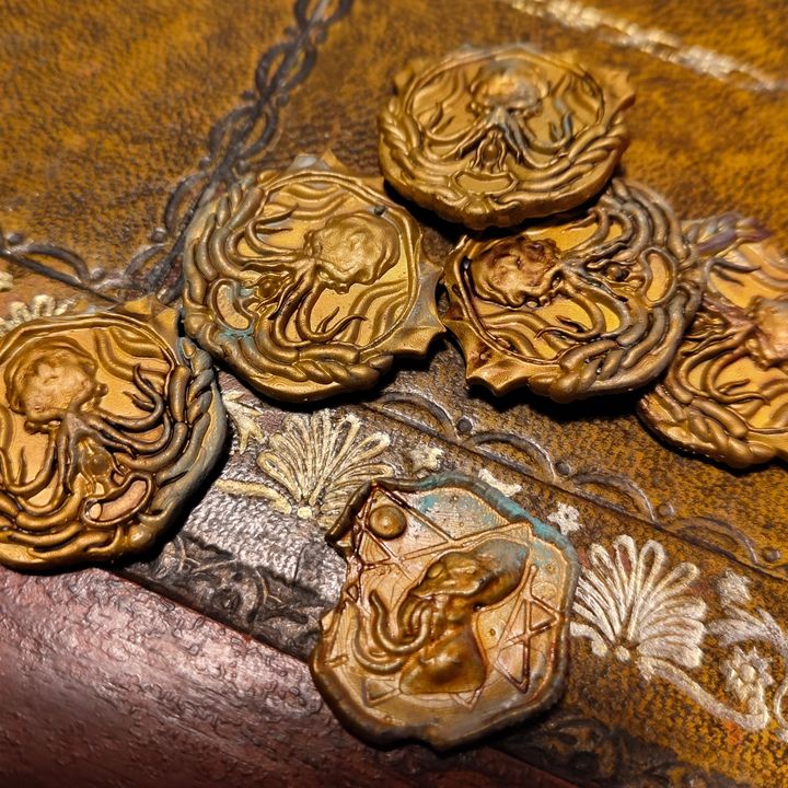 3D Print of Cthulhu coin set by egoober