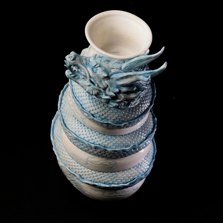 3D Printable Dragon Wrapped Vase by Stlflix