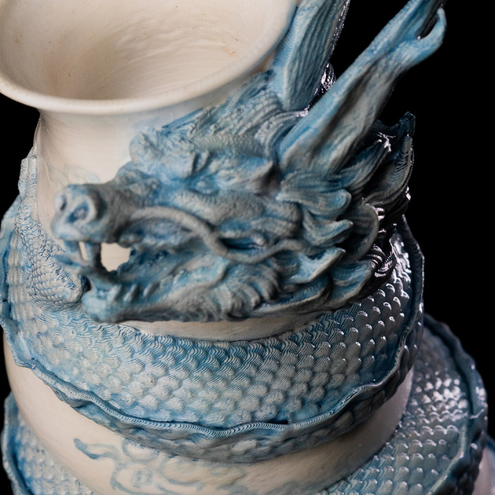 3D Printable Dragon Wrapped Vase by Stlflix