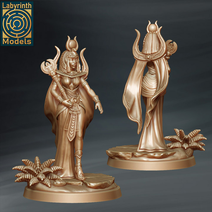 3D Printable Queen and Entourage - 32mm scale by Labyrinth Models