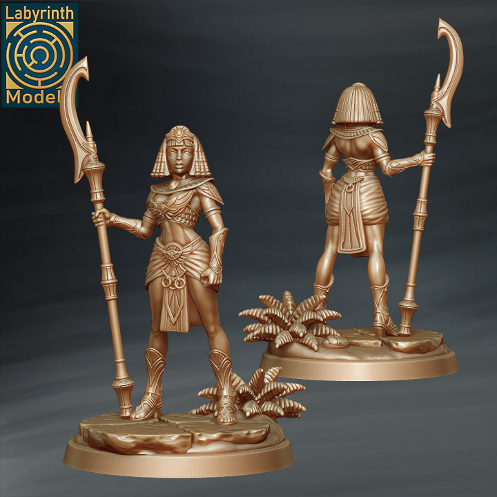 3D Printable Queen and Entourage - 32mm scale by Labyrinth Models