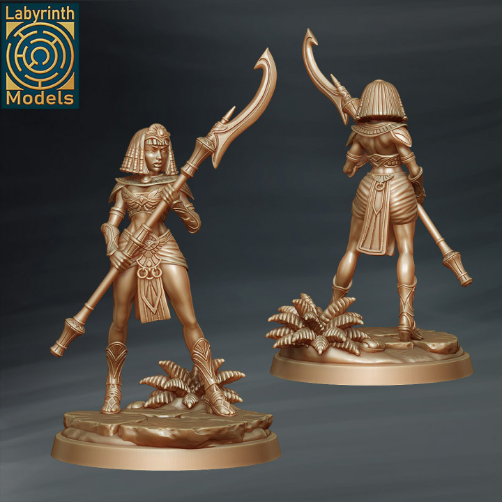 3D Printable Queen and Entourage - 32mm scale by Labyrinth Models