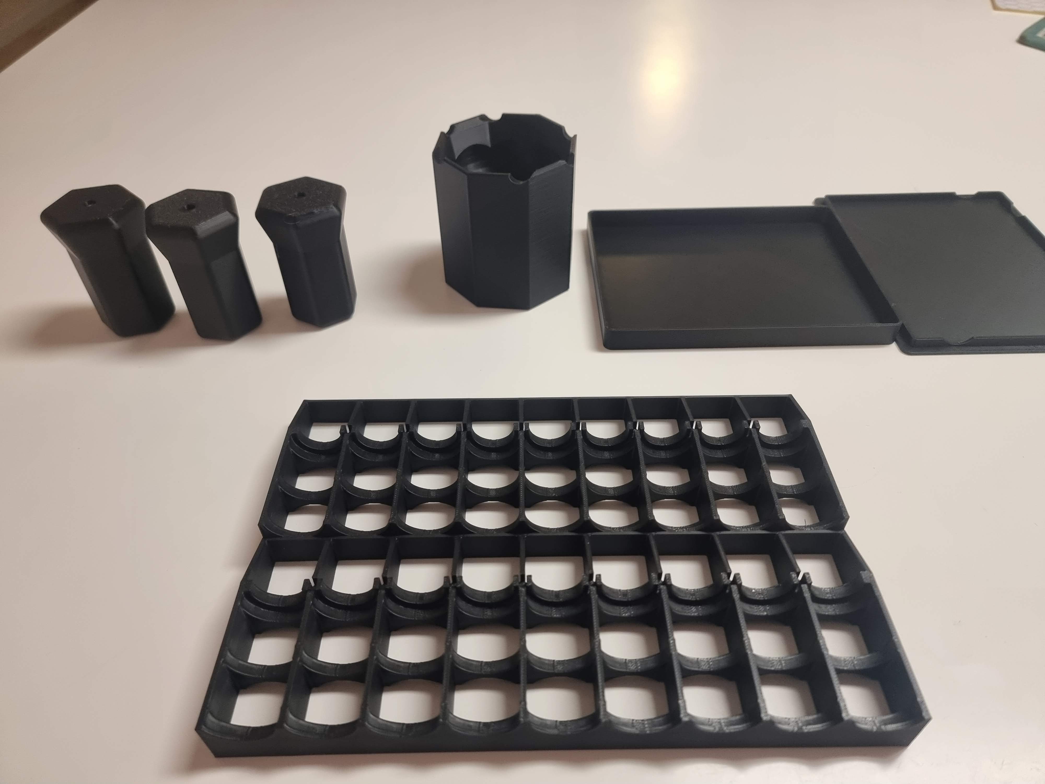 3D Printable Stackable paint trays - Deluxe version by Svend Feldt