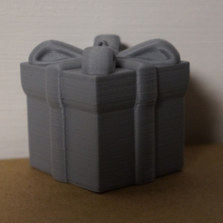 3D Printable Gift box christmas tree ornament by Peter Pirbus