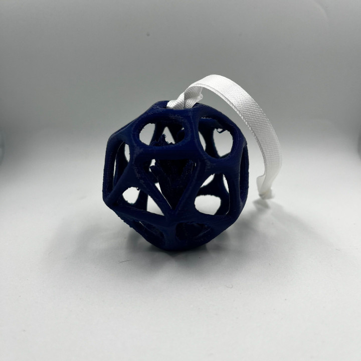 3D Printable Xmas bauble coral & voronoi by Mirco Rottermaier