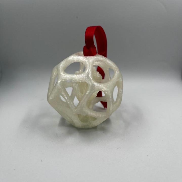 3D Printable Xmas bauble coral & voronoi by Mirco Rottermaier