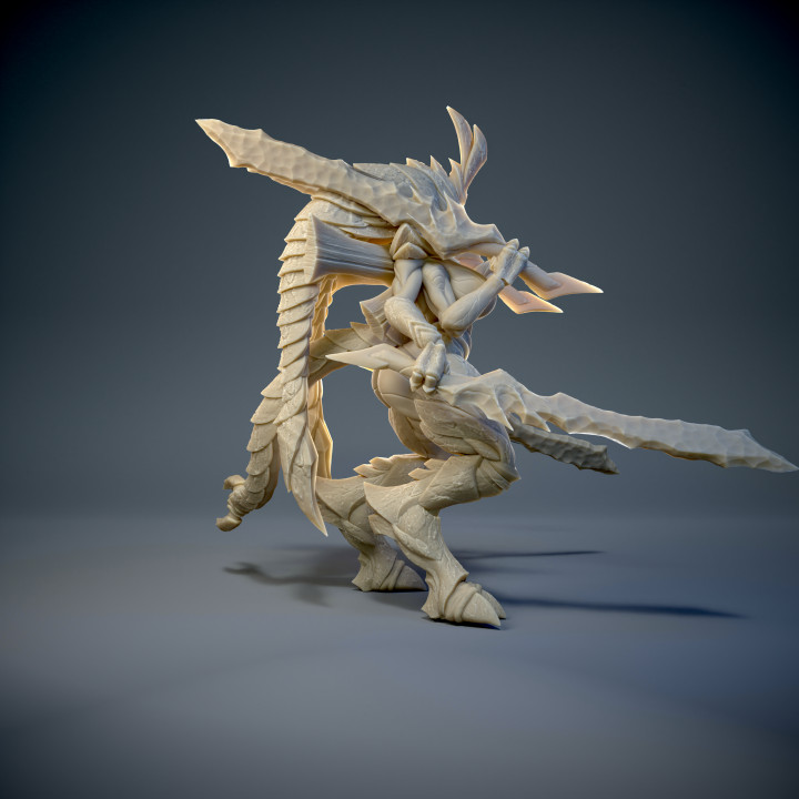 3D Printable Hive Lord by Mad's Minis