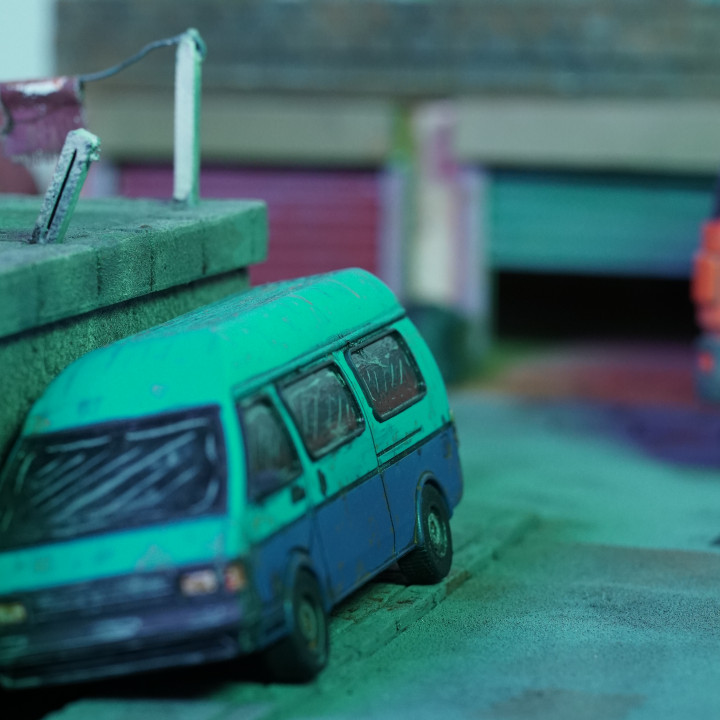 3D Printable Undercover Van / Minivan by Modern-Miniatures.eu