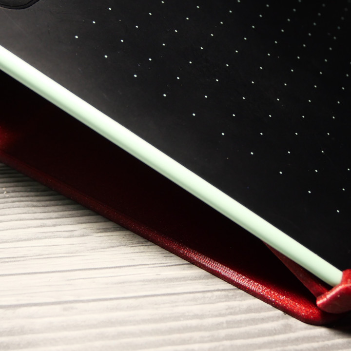 3D Printable Wacom Intuos S Tablet Stand by Isabell T.