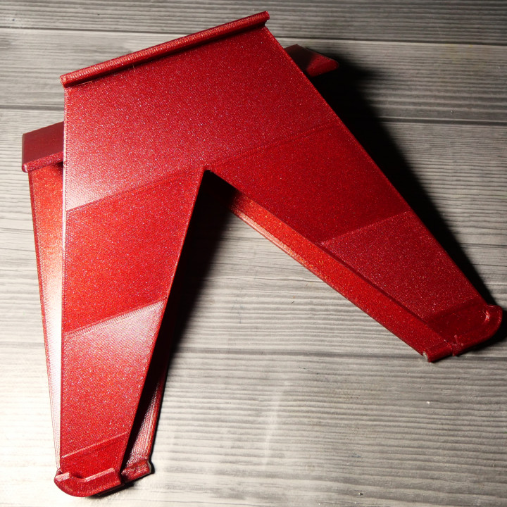 3D Printable Wacom Intuos S Tablet Stand by Isabell T.