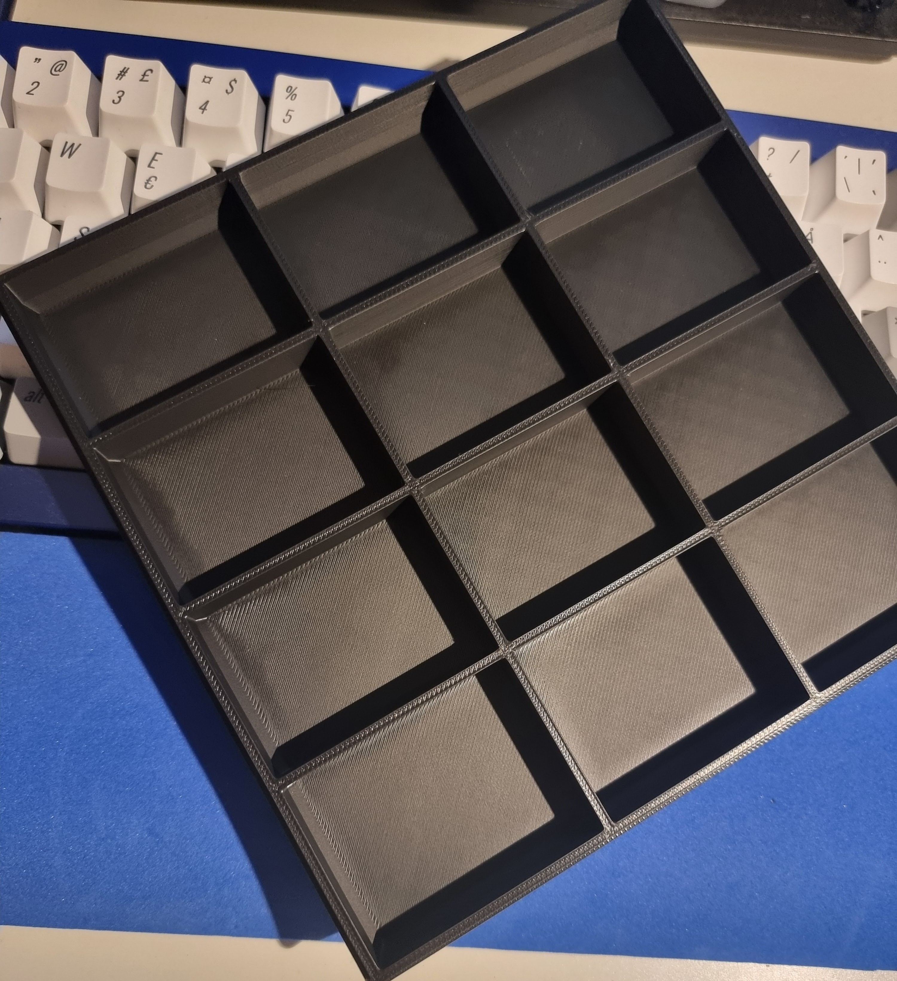 3D Printable AnySize Token Box by Svend Feldt