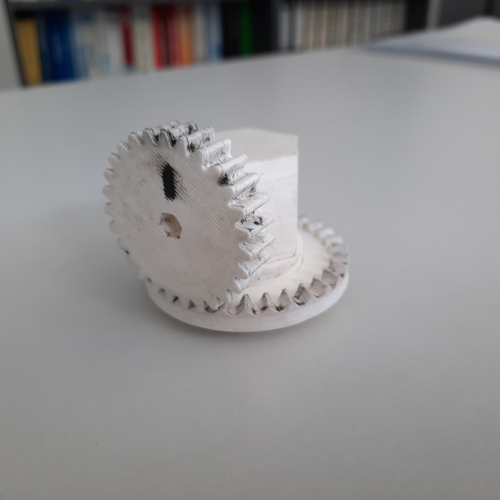 3D Printable Crown gear turning demonstration by Felix