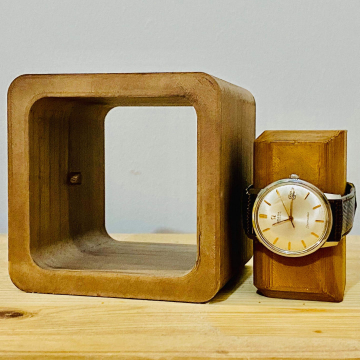 3D Printable MODERN WOODEN WATCH DISPLAY STAND by Lazy Bear