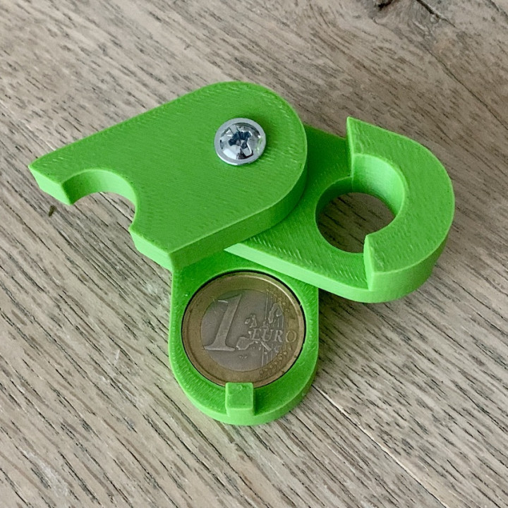 3D Printable Coin Puzzle Box by Markus Purtz