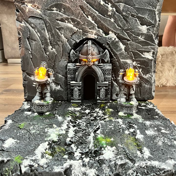 3D Printable LED Dwarven Gate by Moonshine Miniatures
