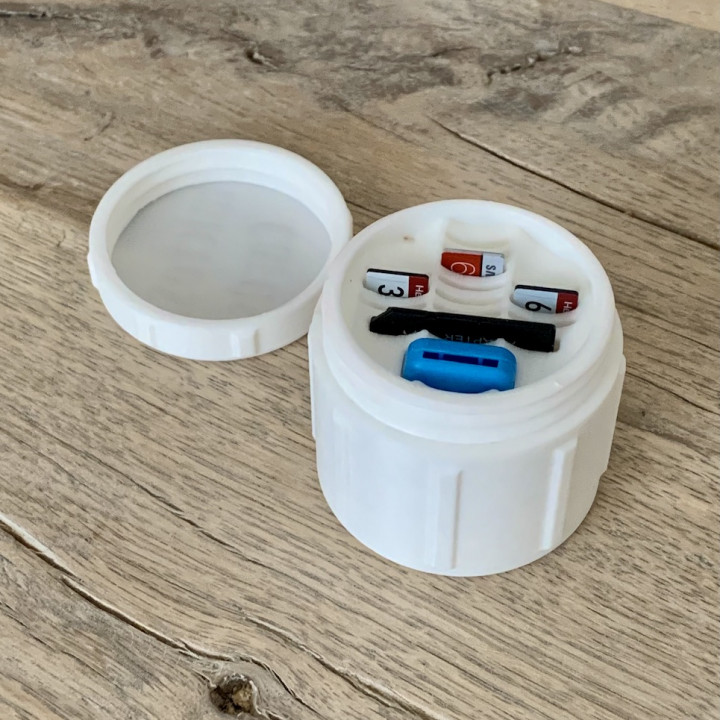 3D Printable MicroSD Card Holder v2 by Markus Purtz