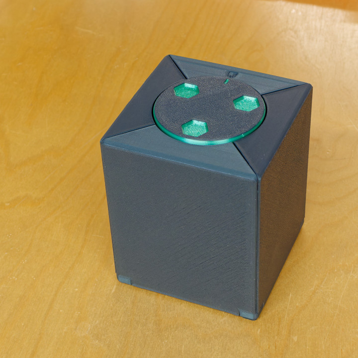 3D Printable The Commander Hub Deck Box by Martin