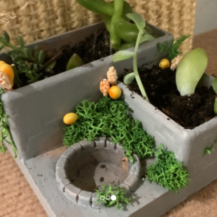 3D Printable planter with drainage holes by Brenden Campbell