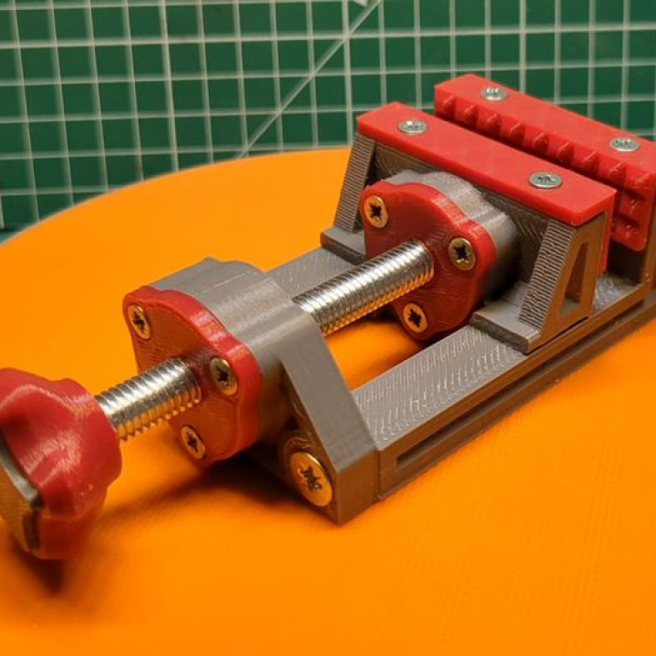 3D Printable Desktop Work Vise by Aleksandr Aleksandrov