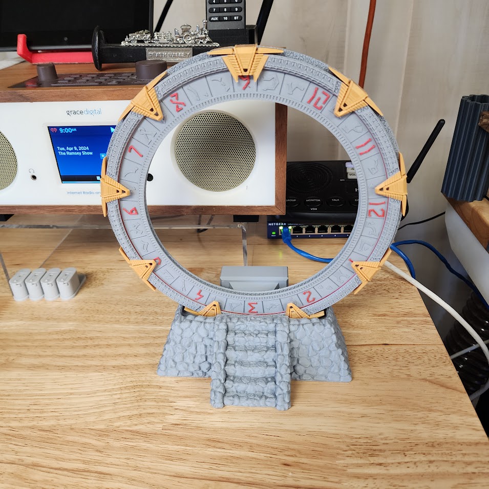 3D Printable Stargate - working clock by Tomasz