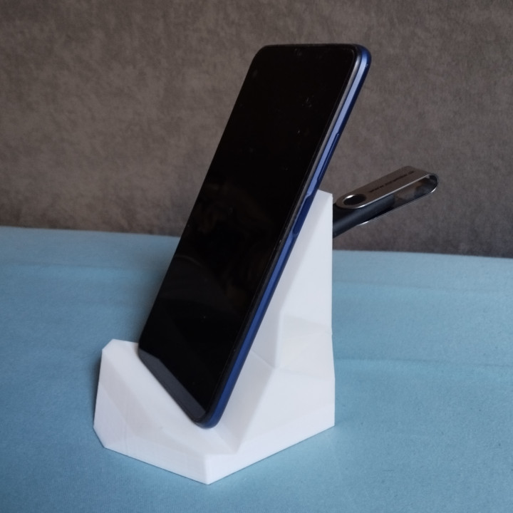 3D Printable phone stand by Milan Michlik