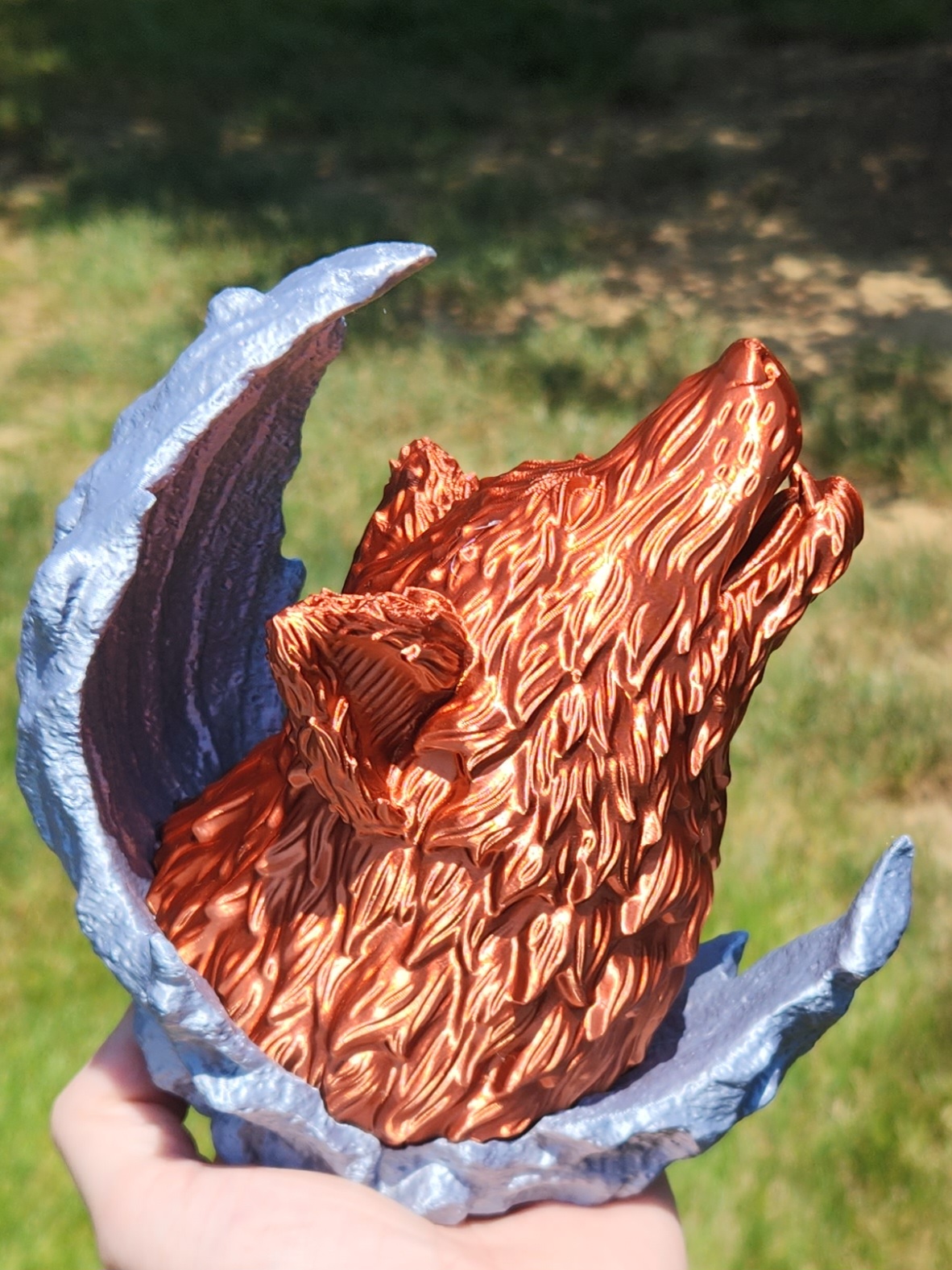 3D Printable Howling Wolf - Rock & Wood by BODY3D