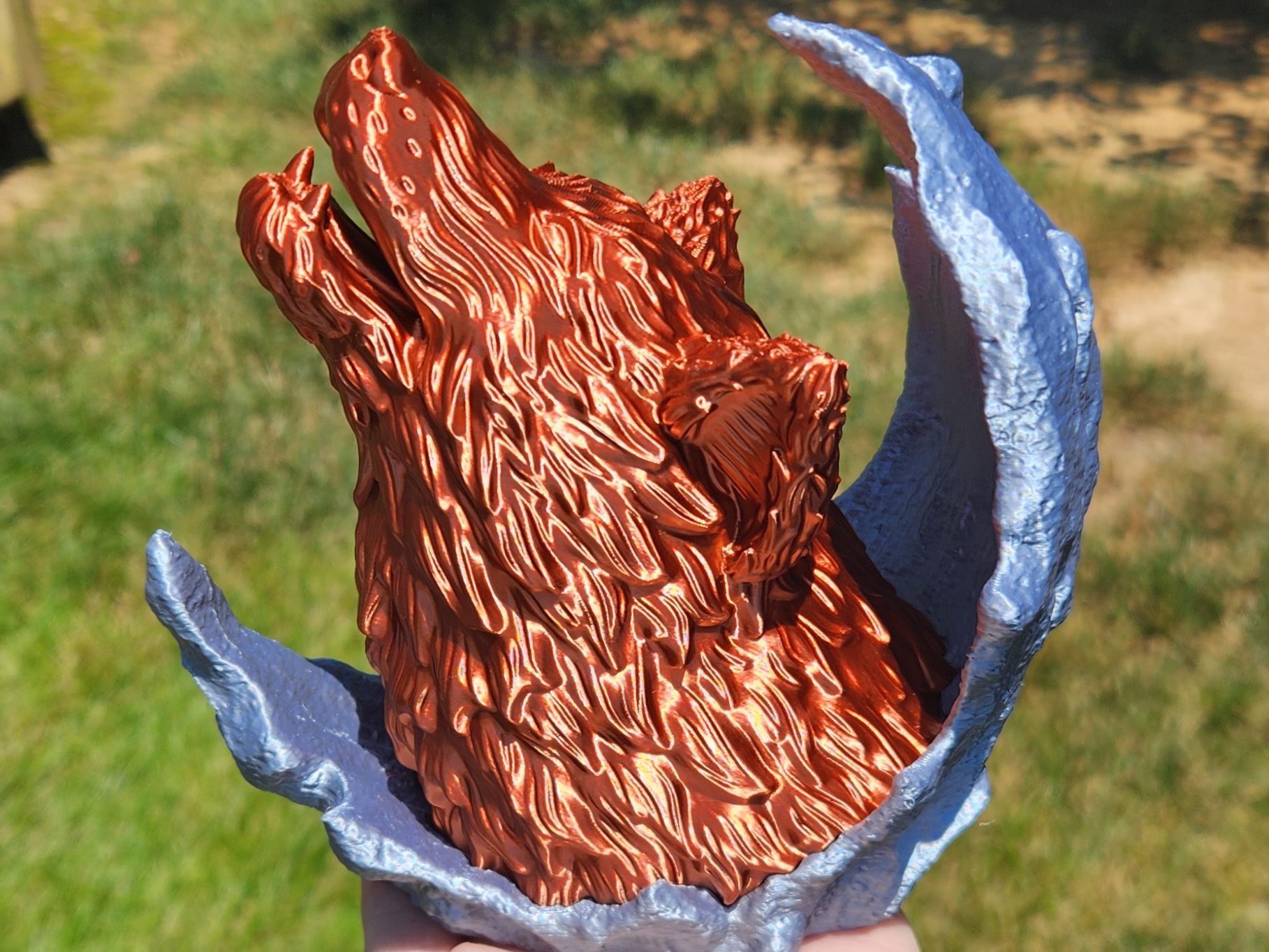 3D Printable Howling Wolf - Rock & Wood by BODY3D