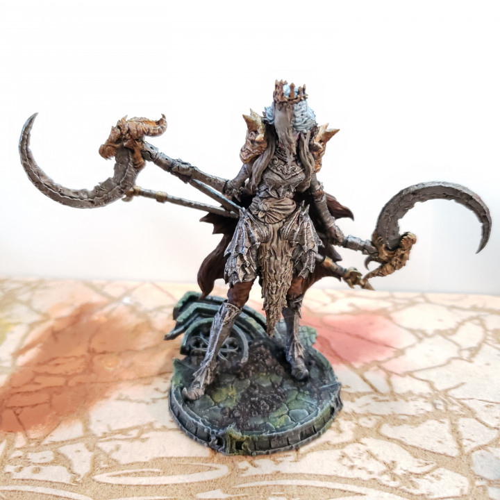 3D Print of The Faceless Queen by MP3Pascual