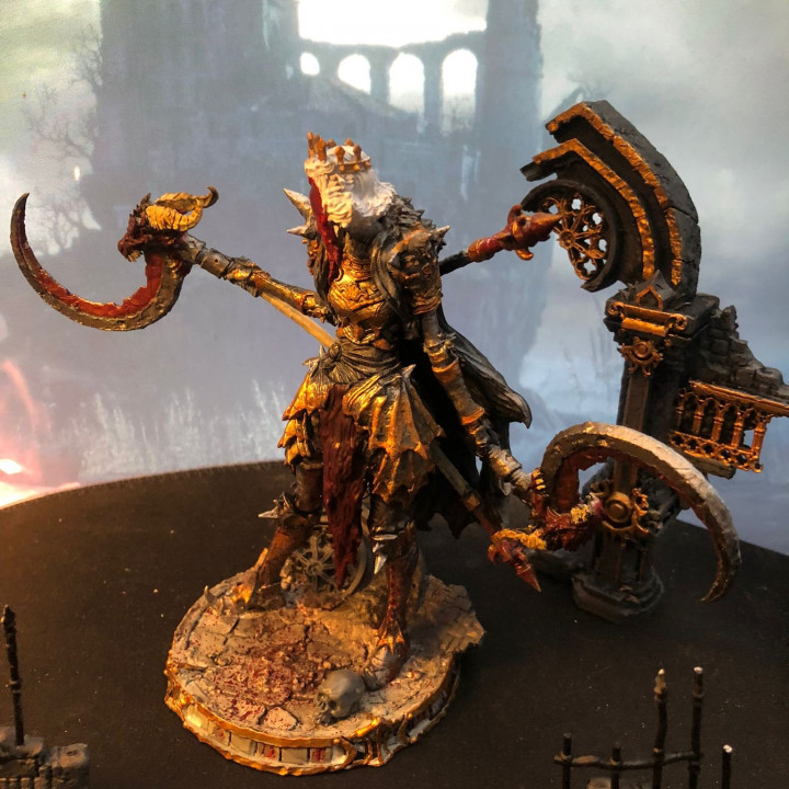 3D Print of The Faceless Queen by apthird