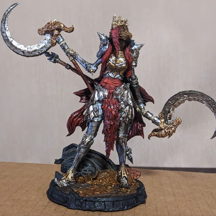 3D Print of The Faceless Queen by GManLT