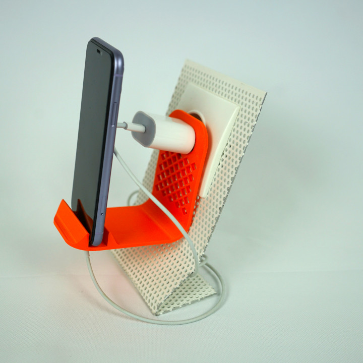 3D Printable Charger support smartphone by Corentin Paquet
