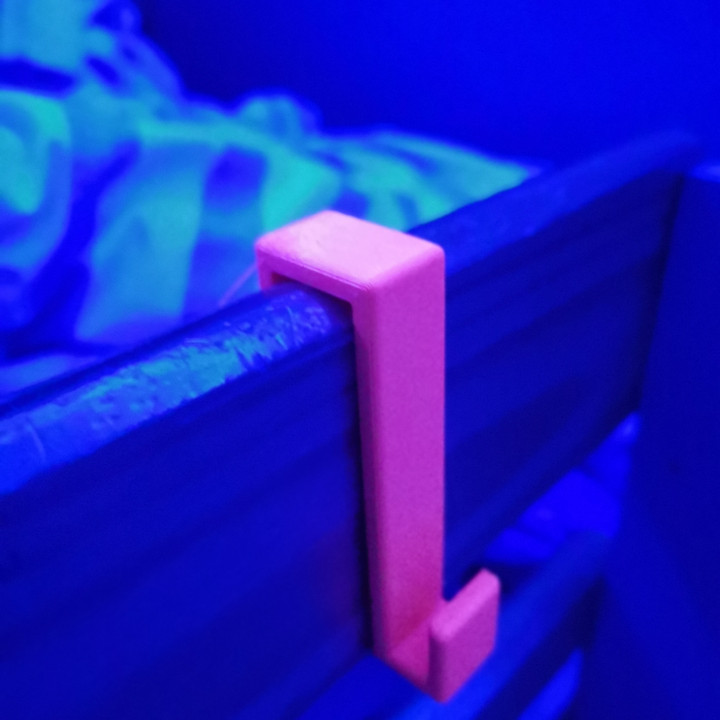 3D Printable Bed Bag Holder by Benas Baukas