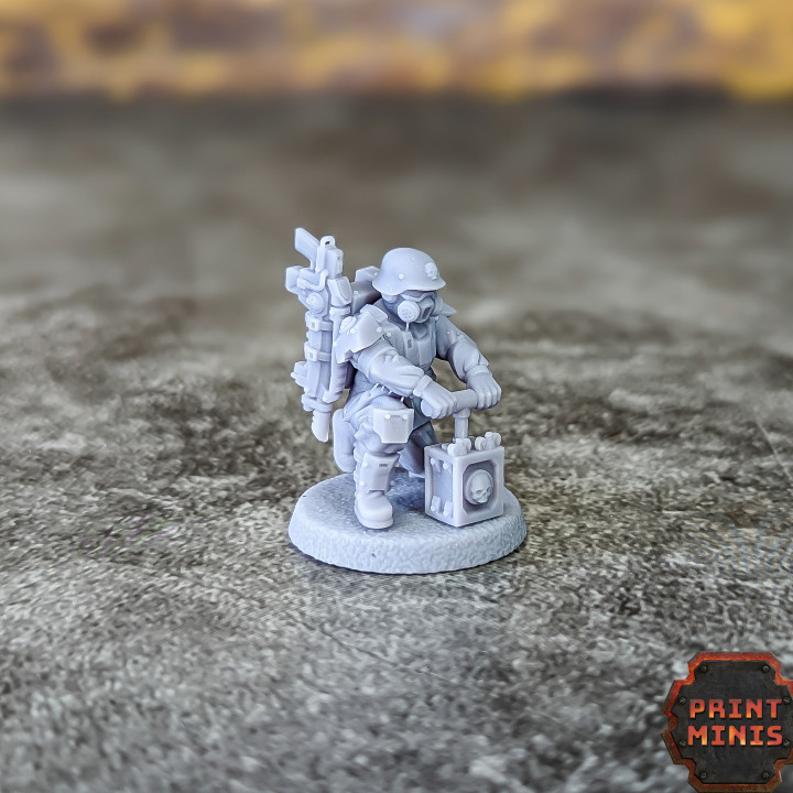 3D Printable Demolitions Expert - Kaledon Fortis by Print Minis