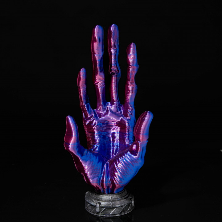 3D Printable 6-Finger Alien Hand Controller Holder by Stlflix