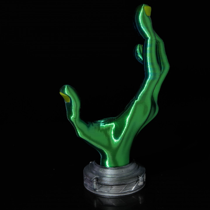 3D Printable 4-Finger Alien Hand Controller Holder by Stlflix