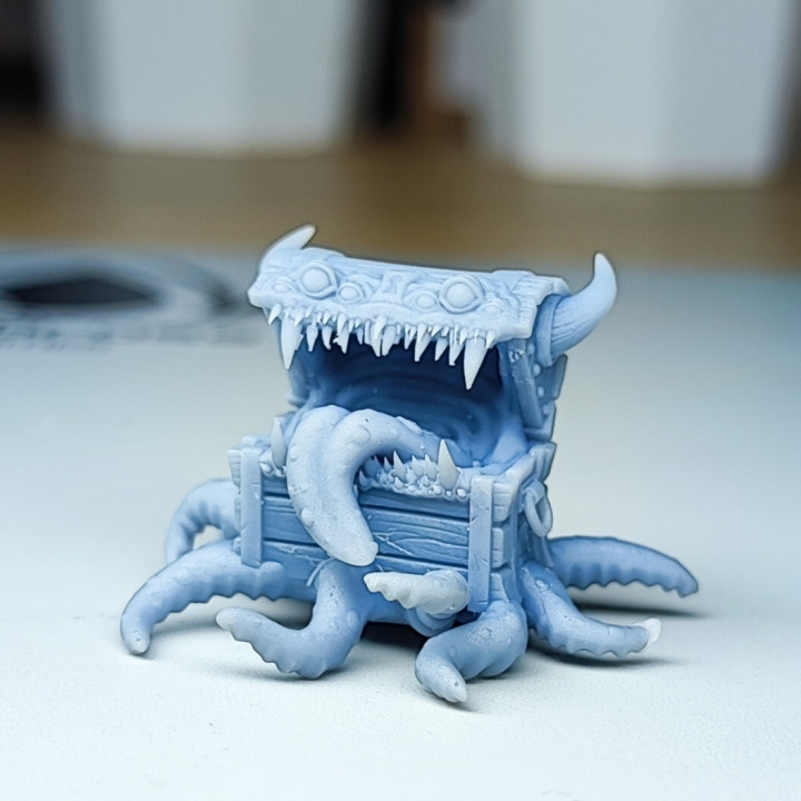3d Printable Tentacle Mimic Chest 35mm Scale By Chaos Queen Miniatures