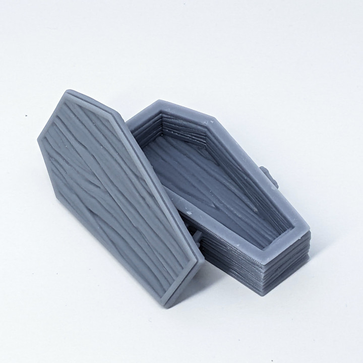 3D Printable Crude Coffin by Custom Miniature Maker