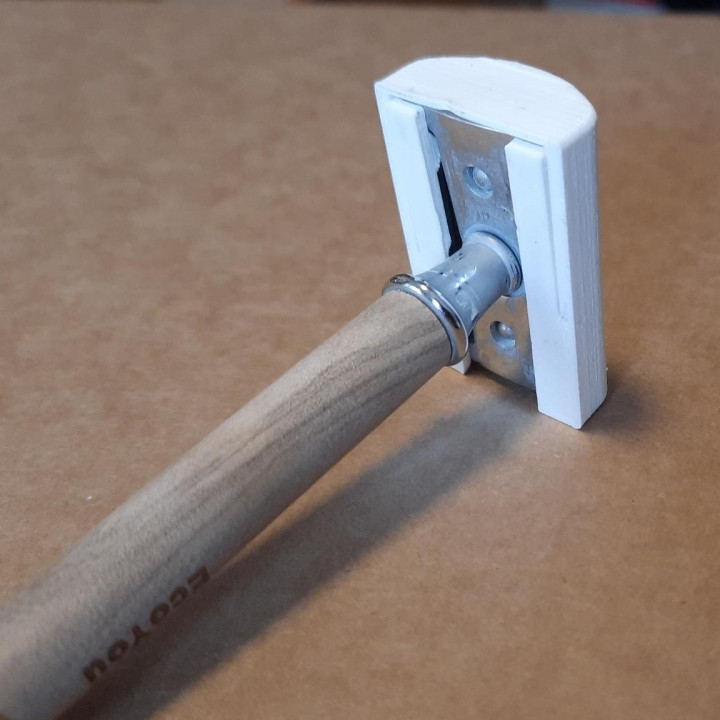 3D Printable Safety Razor Travel Cover by Felix