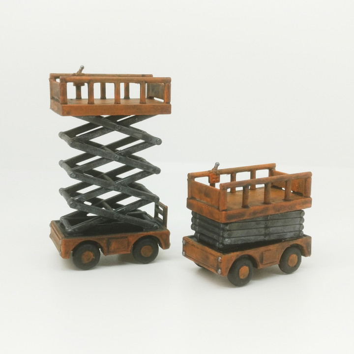 3D Printable Scissor Lift by Donya Quick
