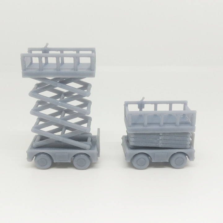 3D Printable Scissor Lift by Donya Quick
