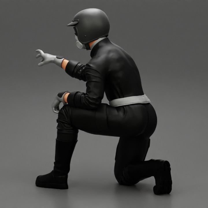 3D Printable Drag Racing driver sitting in a gas mask by 3DGeschaft ...