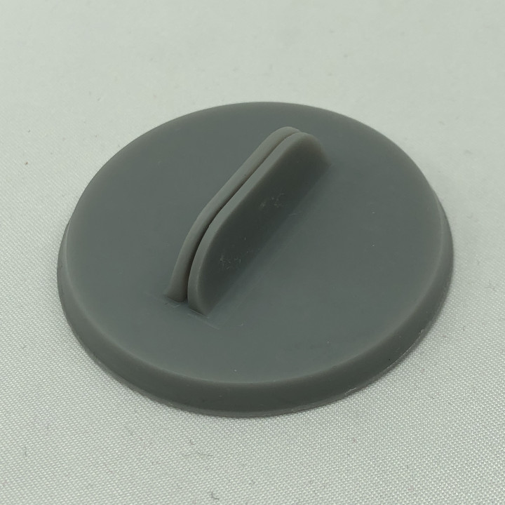 3D Printable 2D Miniature stands by Ernie