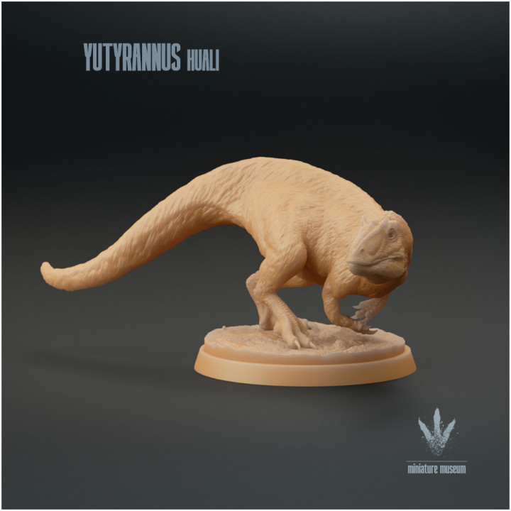 3D Printable Yutyrannus huali : Hunting by Miniature Museum
