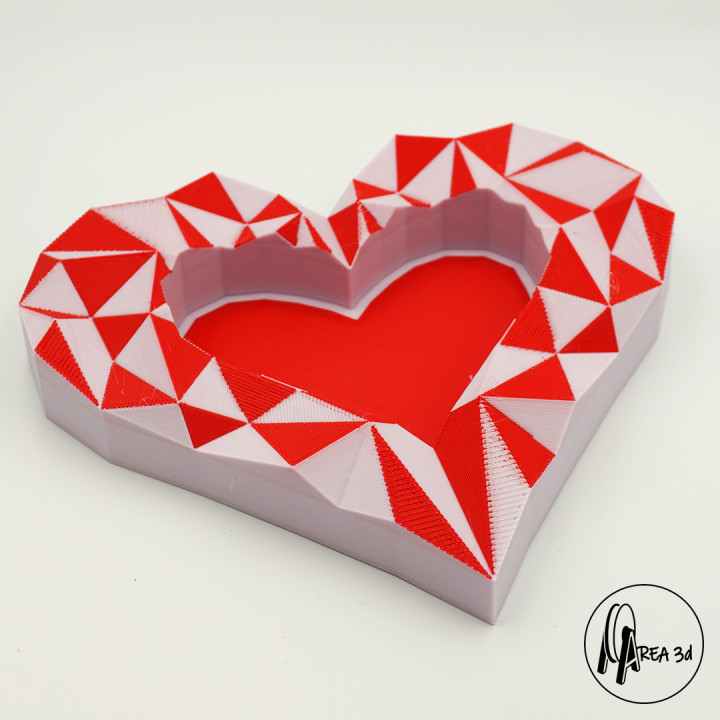 3D Printable Low poly heart plate by Area 3d Studio