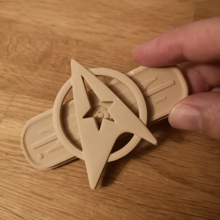 3D Printable Star Trek Next Generation Communication Badge by Andreas K.