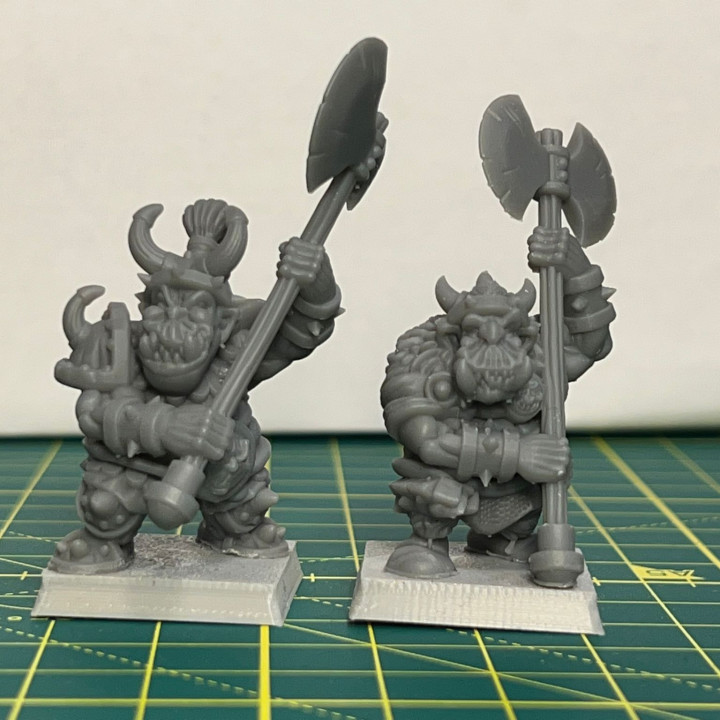 3D Printable 6 Old School Orcs with Great Weapons (Combined) by Old ...